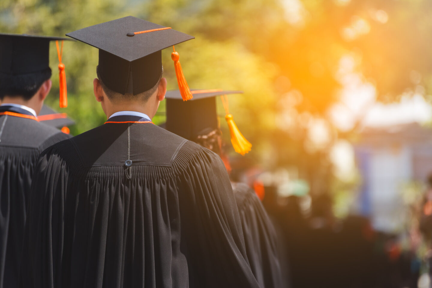 States that spend less, have school choice, graduate more students ...