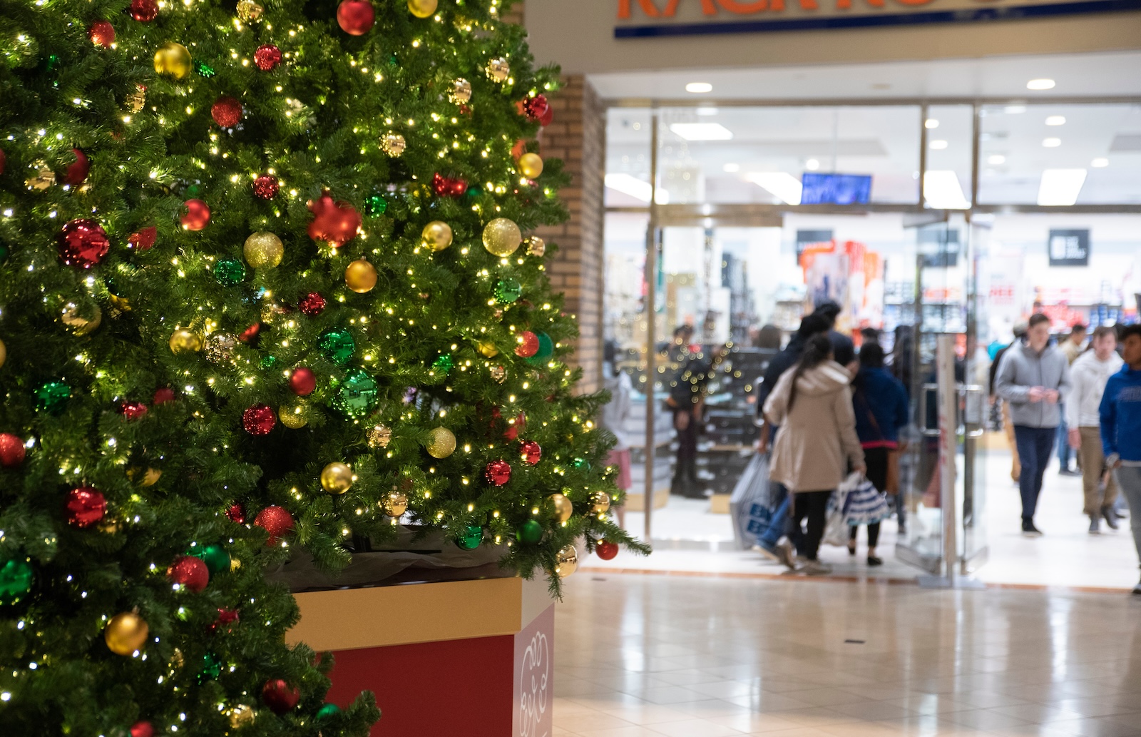 Merry Christmas, economy! Inflation data comes in chill as holiday ...